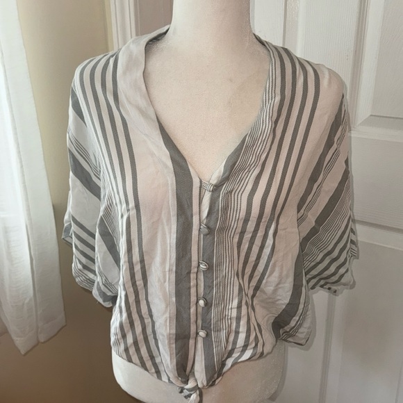Sim & Sam | Tops | Euc Sim Sam Grey And White Oversized Striped Button ...